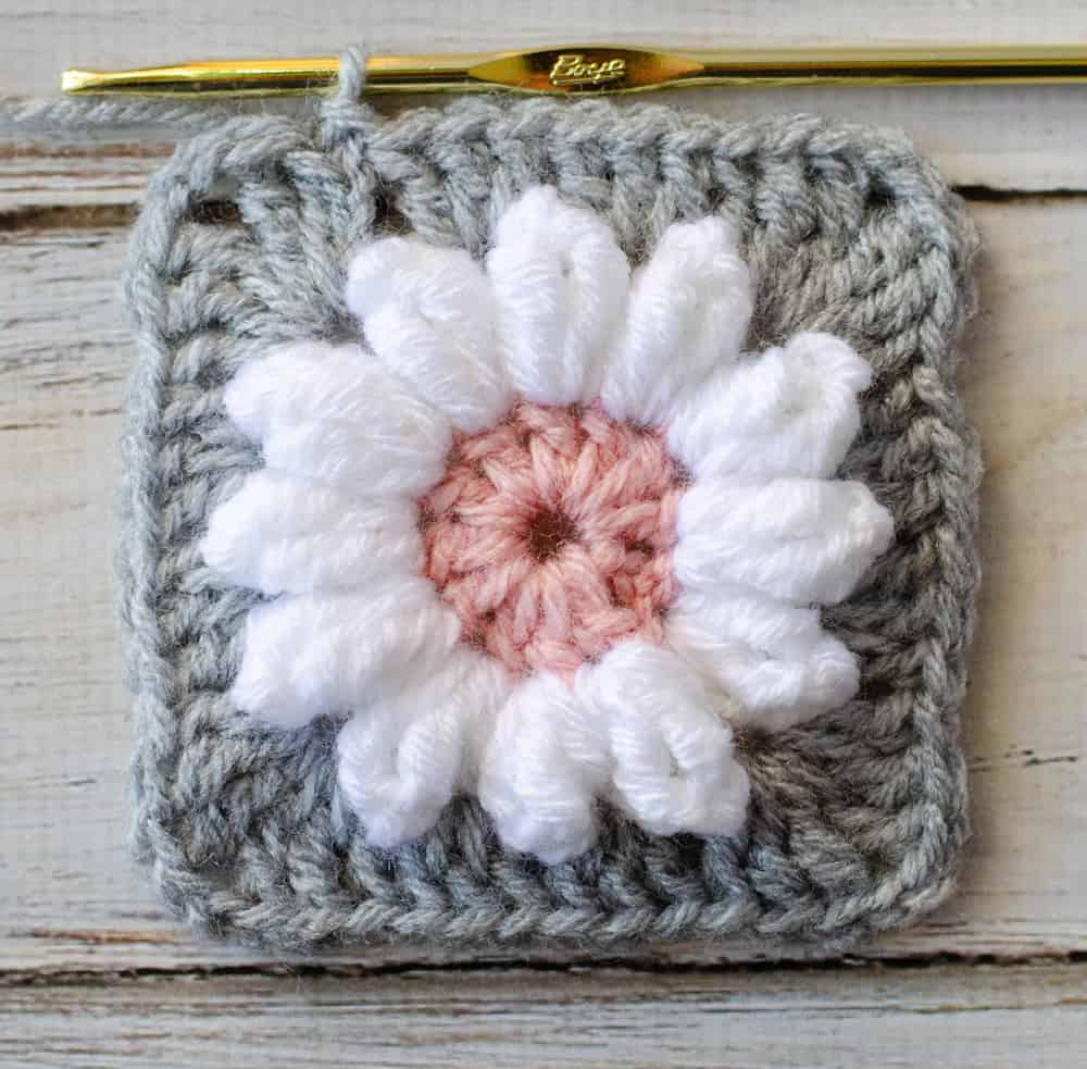Daisy Granny Square - Crochet 365 Knit Too